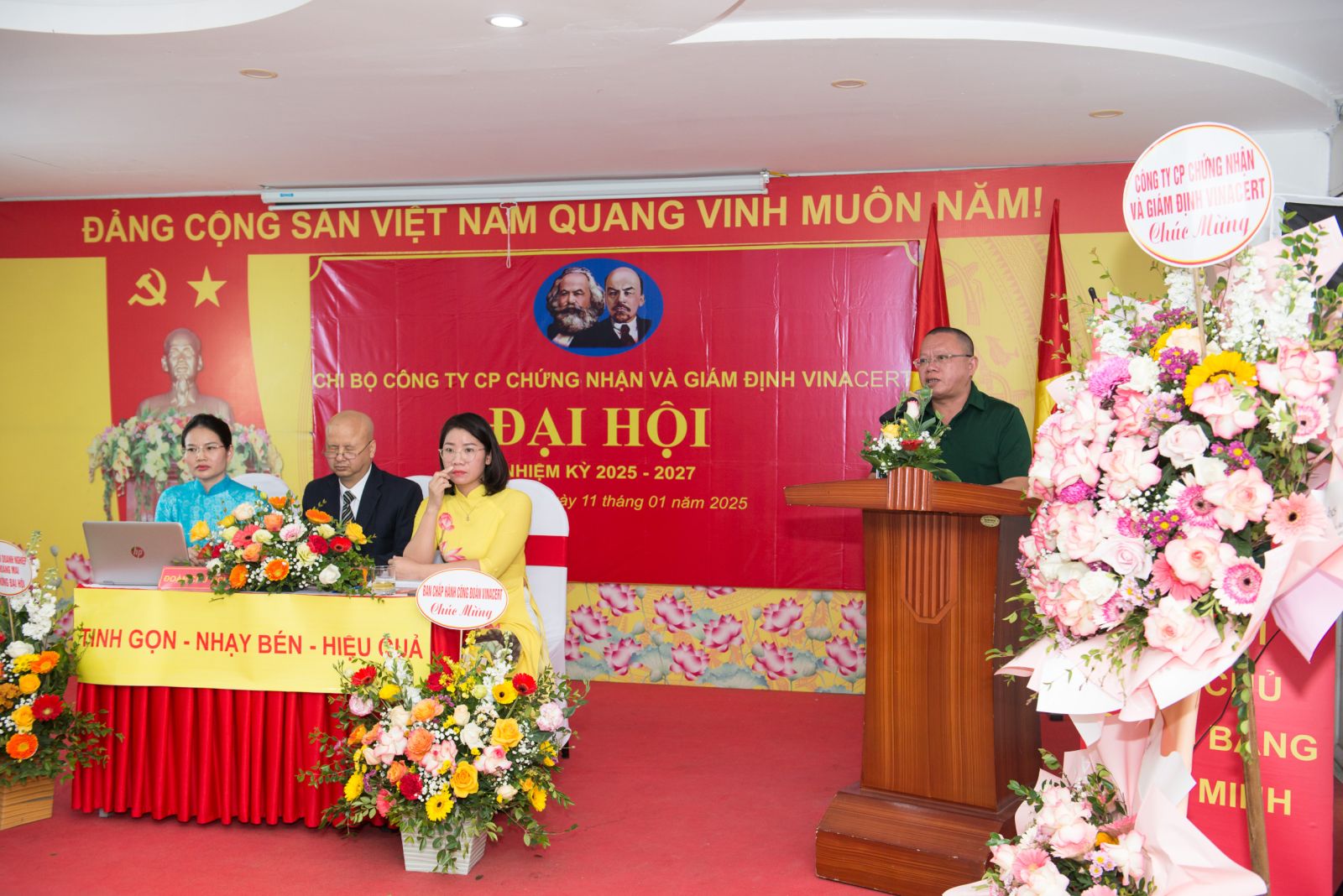 Chi bộ Đảng VinaCert